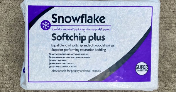 Snowflake Softchip PLUS (£7.26 a bale if you order 40 bales)