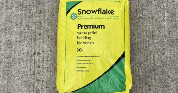 Snowflake Premium Equine Wood Pellets 30L Bags (£7.20 per bag If you ...